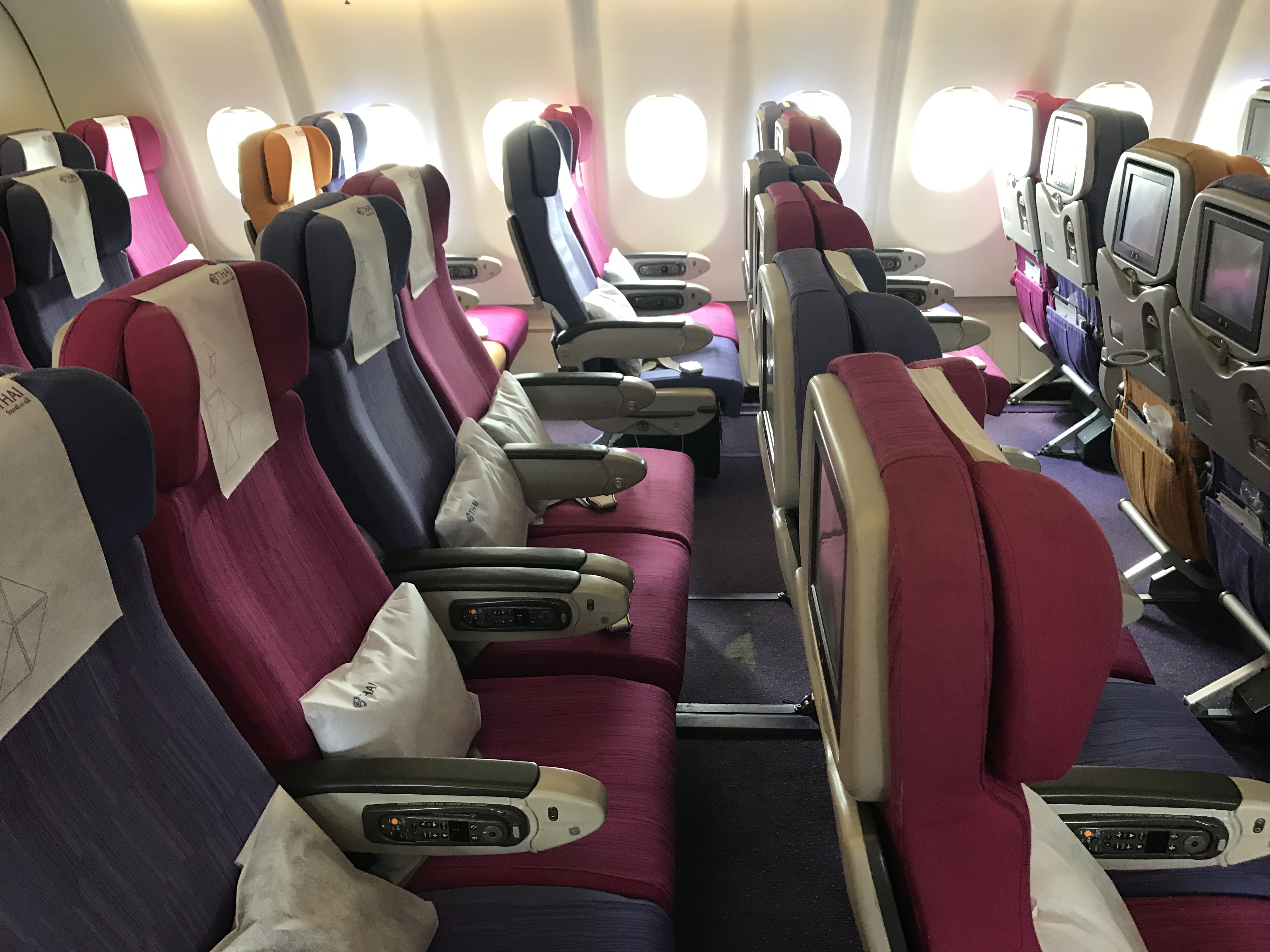 タイ国際航空（TG413）バンコク-シンガポール搭乗記 | マイレージ、マイライフ